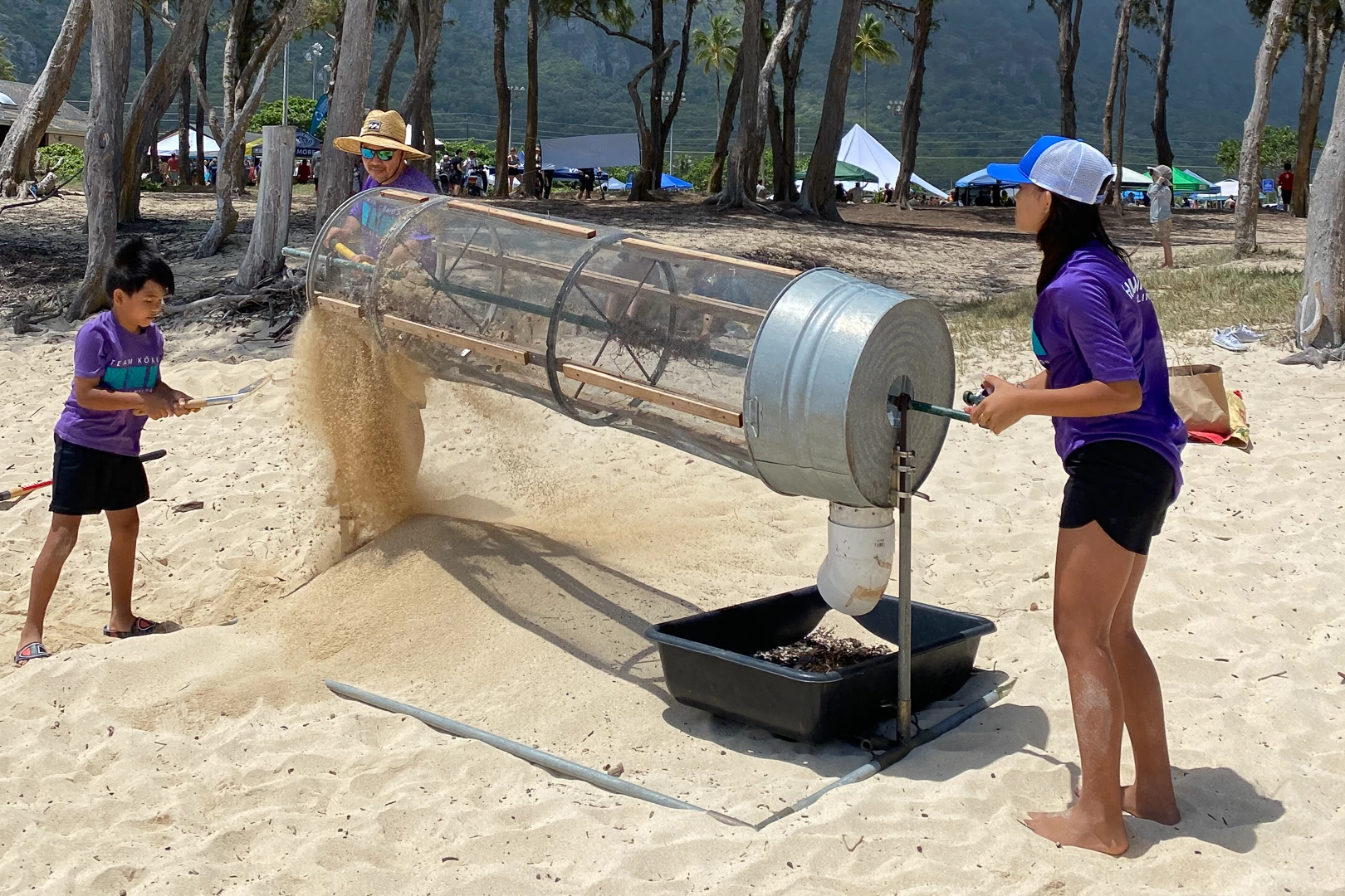 Entsetzlich - Plastikmassen am Strand - Andreas Peters - Im Moment leben